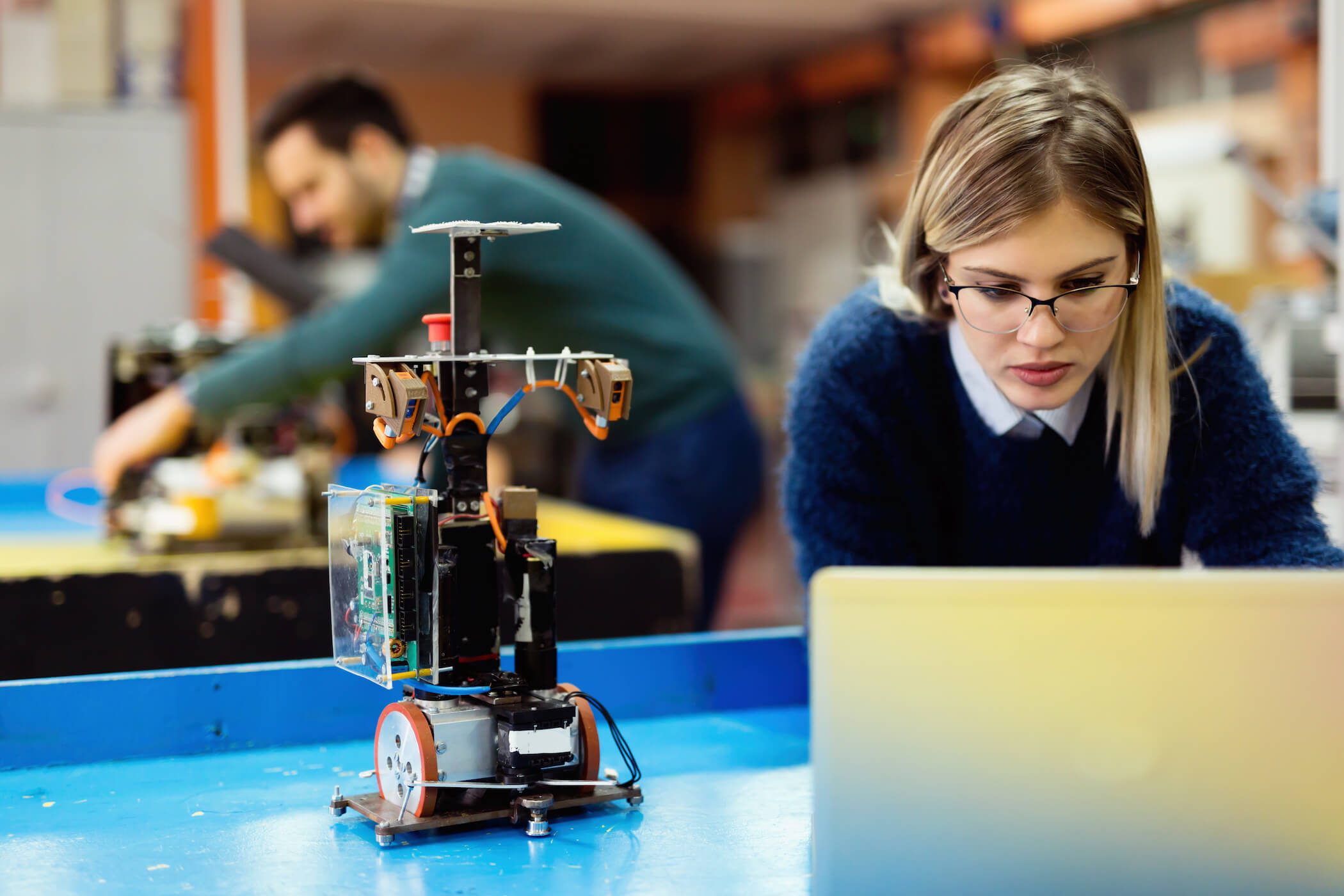 Answers to the most common challenges of robotics startups